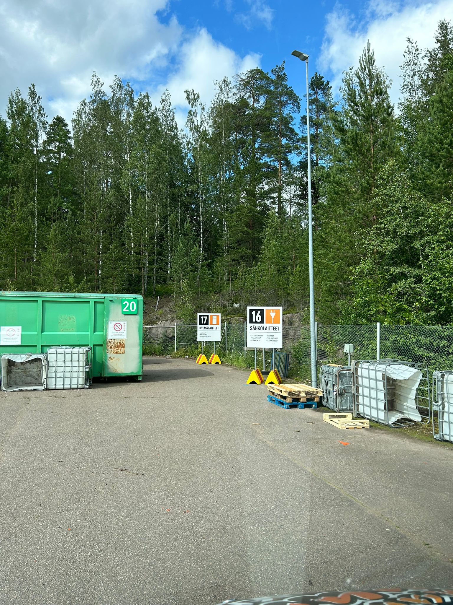 Uudet kyltit Haminan jäteasemalla – mitä mieltä olet? - Kymenlaakson Jäte